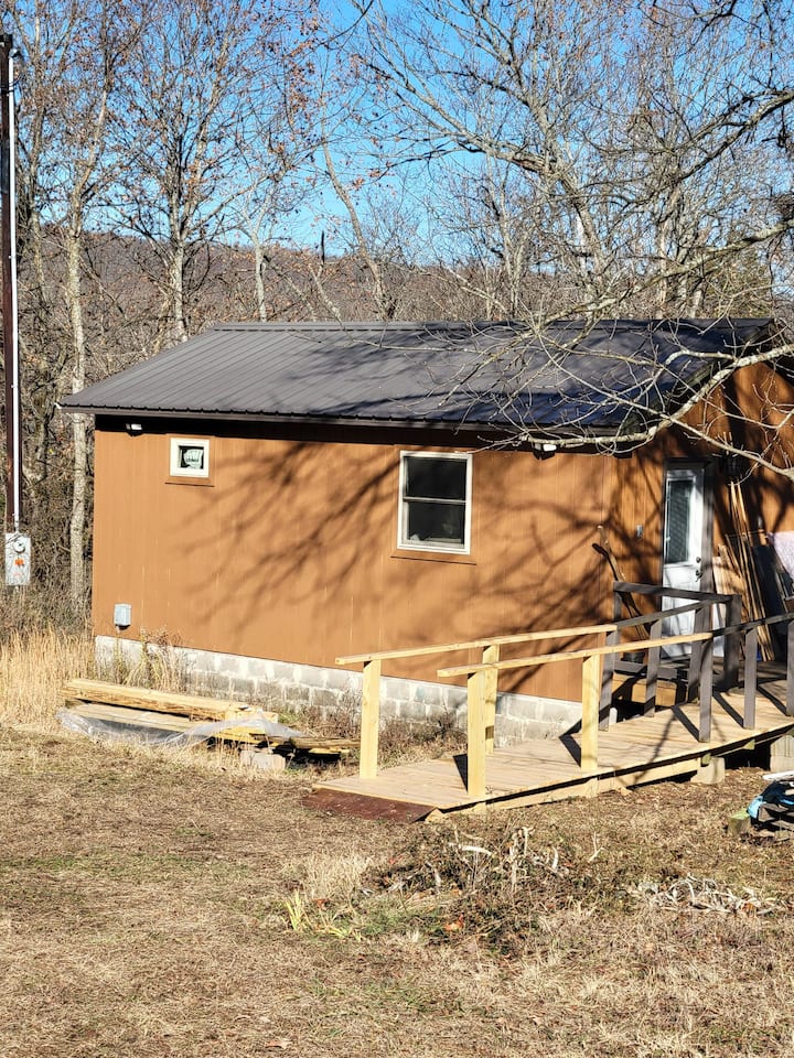 Cabin In The Woods-rv Hook-up - Devil's Den State Park, Winslow