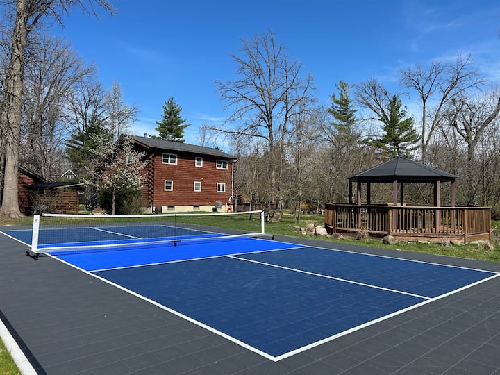 Private Pickleball Court, Seats For All, See Deer - Illinois