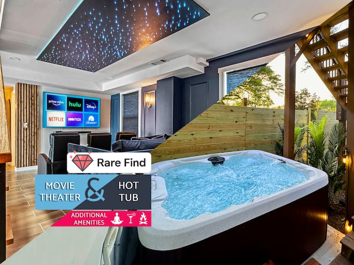 Luxury Mini Mansion • Hot Tub, Theater & Bar - Atlanta, GA