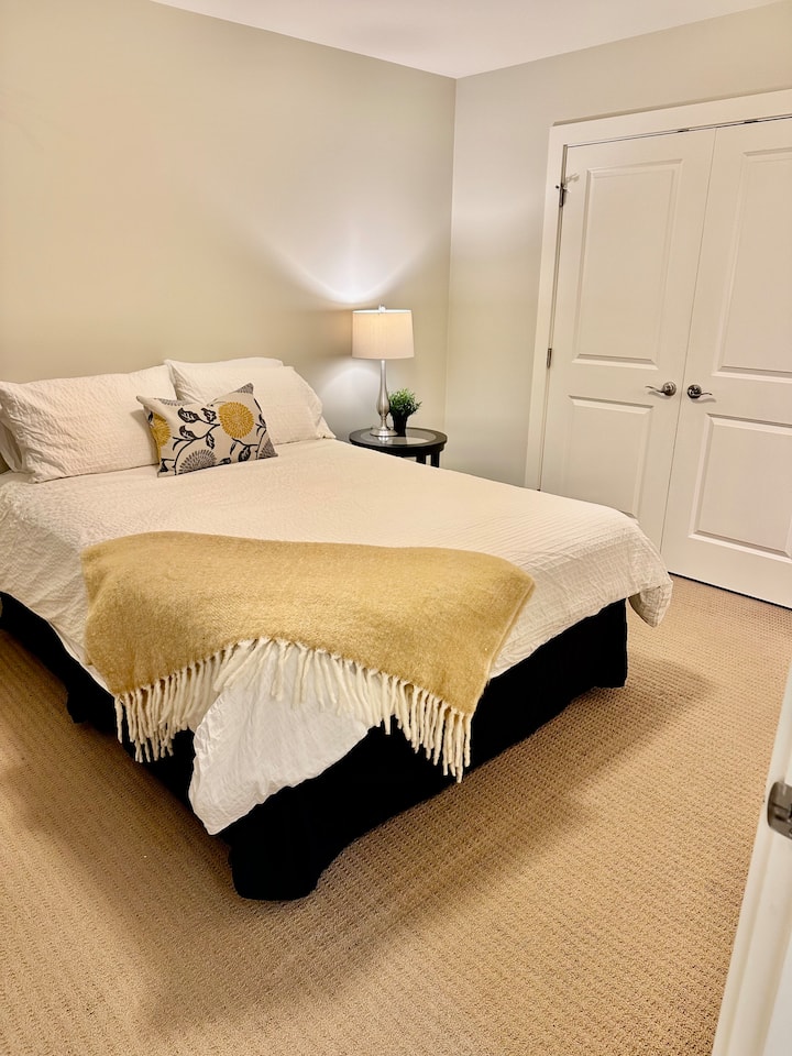 Beautiful & Spacious - 10 Min Walk To Rjh! - Victoria