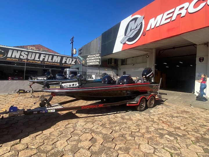 Guia De Pesca Com Lancha - Mercedes, Brazil
