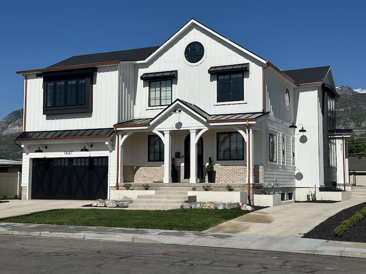 Classically Designed Custom Home Between Byu & Uvu - Provo, UT