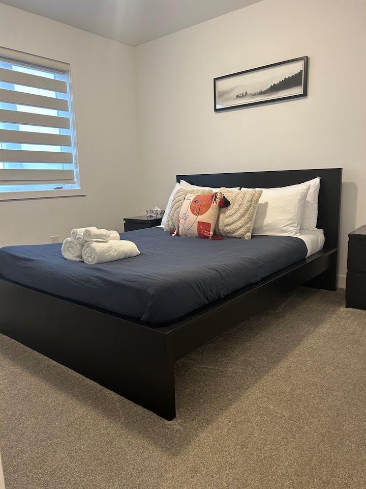 New Built Spacious 3bedroom - Niagara Falls