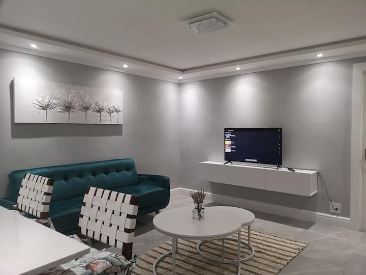 Beautiful 1 Bedroom Condo. - Goodwood