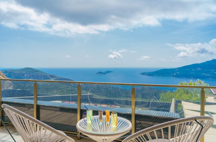 Isıtmalı Havuza Sahip Deniz Manzaralı Villa - Kalkan