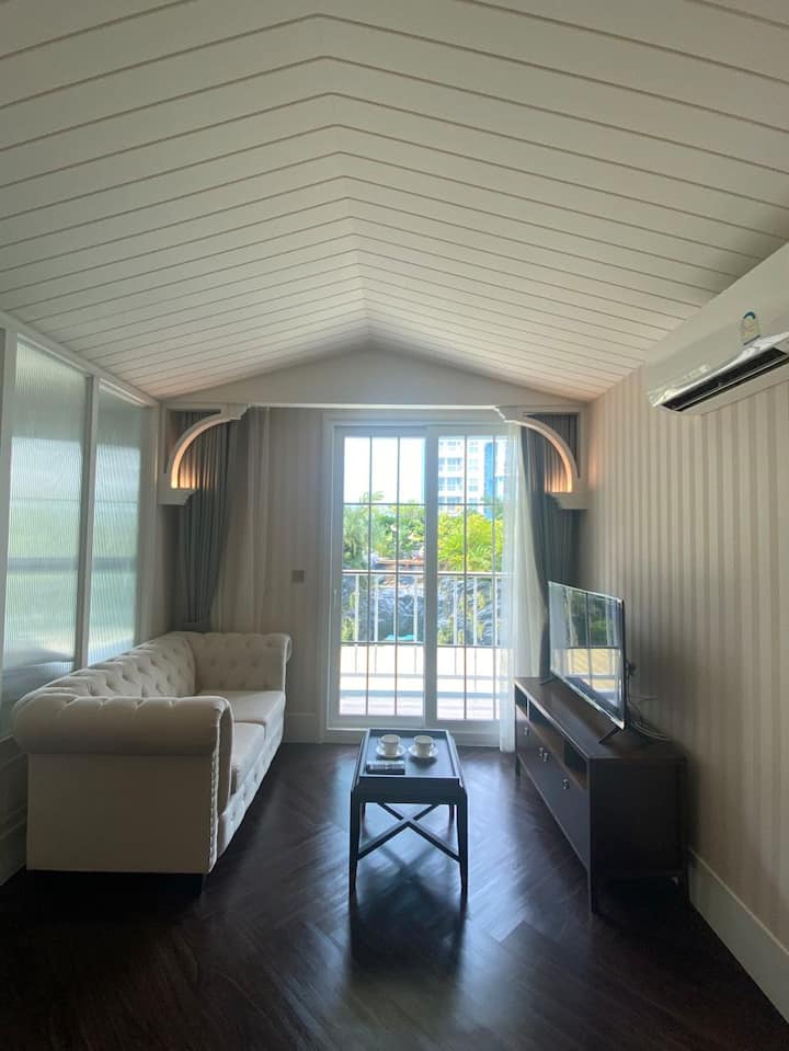 Grand Florida Beachfront Waterpark Apts, Pattaya - Pattaya City