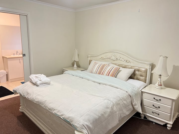 Quiet Abode With Convenience - Melton
