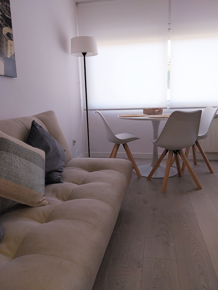 Girona,
Estación De Tren, 10 Minutos Del Centro. - Girona