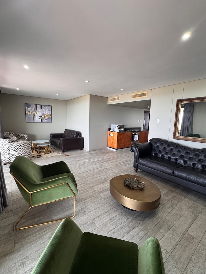 Spacious 6 Sleeper Across Ushaka - Durban