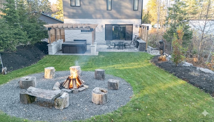 Huntsville Haven, Hot Tub & Pool Table! - Huntsville