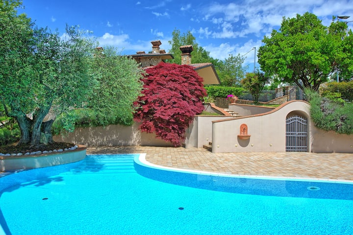 Villa Paradiso - Villa Avec Piscine Privée, En Omb - Umbrien