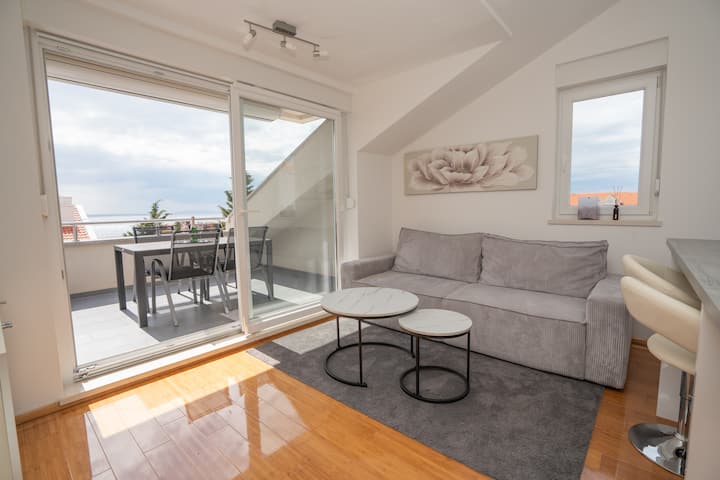 Top Floor Sea View Apartment!
Novalja-zrce - Caska
