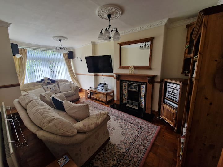 5 Bedroom House In Cardiff - Cardiff