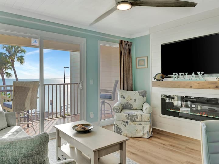 Seaside Condo W/ Private Balcony & Heated Pool - Tampa Bay, FL