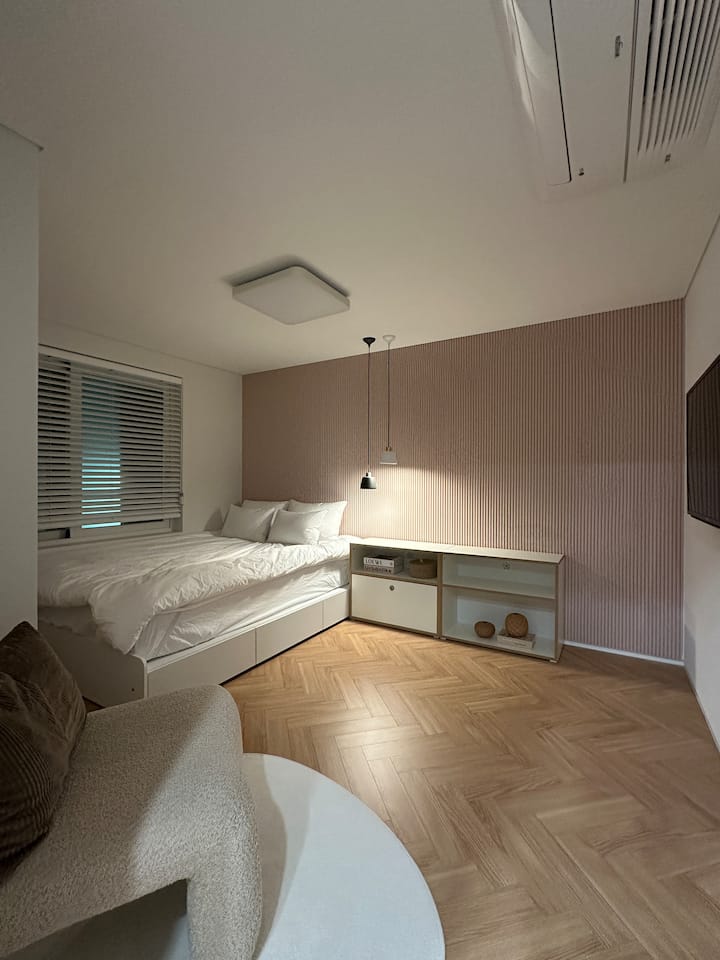 싱그러운 플랜테리어 숙소 | 이태원 숙소 | 경리단길 숙소 - Seoul