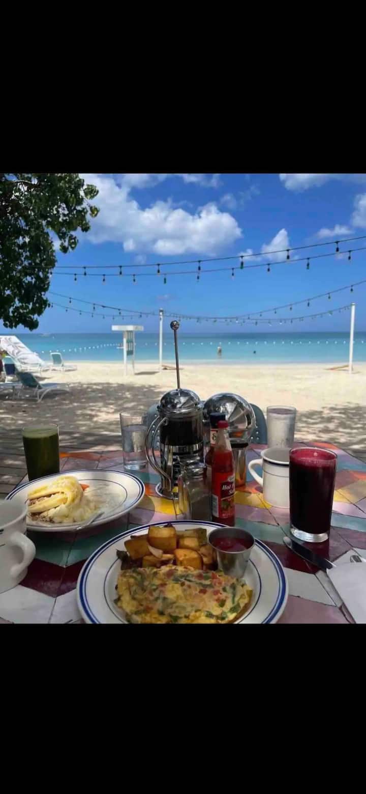 Best West Villas, A/c, 1 Bdm/ Balcony/ Bathroom . - Negril