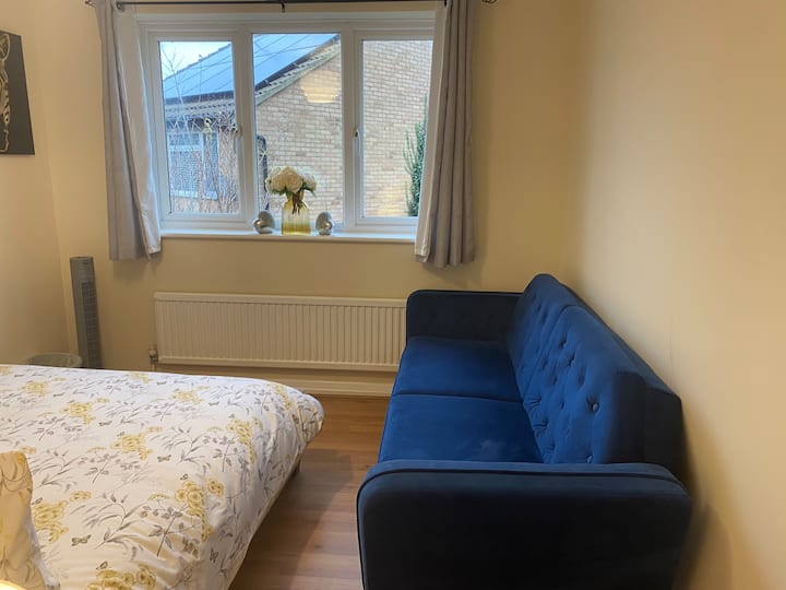 Luxury Stay With Wi-fi &Parking - Bedford
