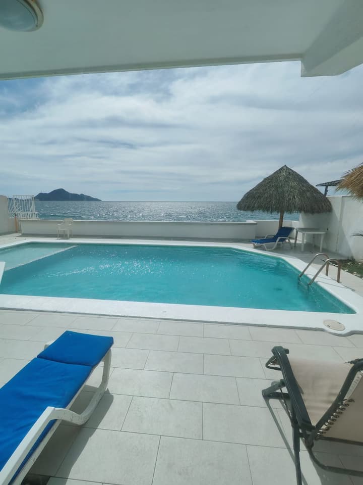 Bonito Departamento A Pie De Playa - Manzanillo