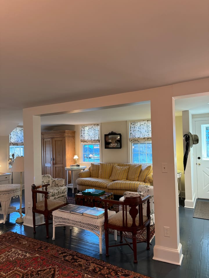 Cottage Escape! Country Retreat! - Greenwich, CT