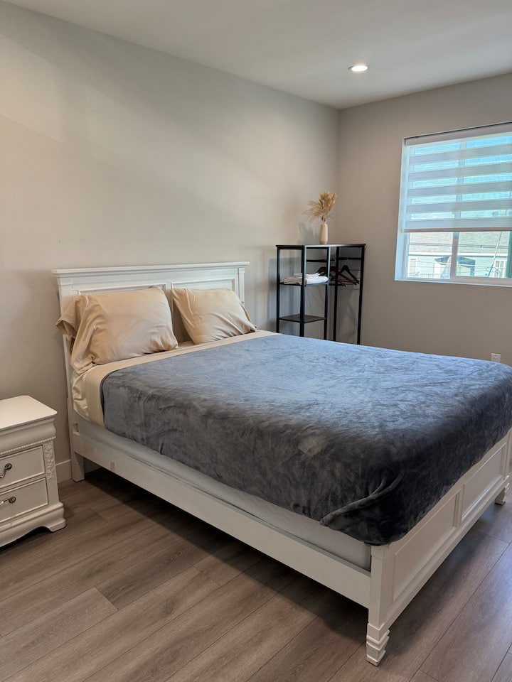 #3 Cozy Room In A Modern House - West Hollywood, CA