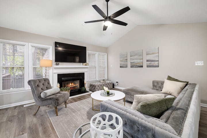 Modern 3br/2ba Home • Close To Everything! - Raleigh, NC