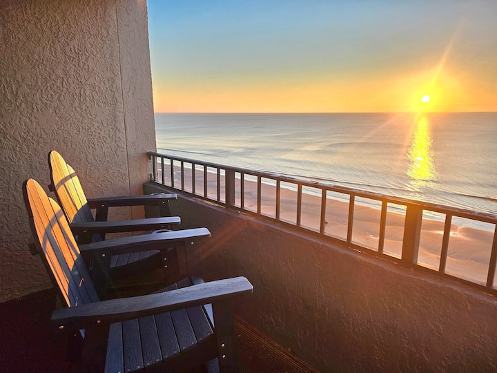 Surfside Nest/ocean Front Studio - Myrtle Beach, SC