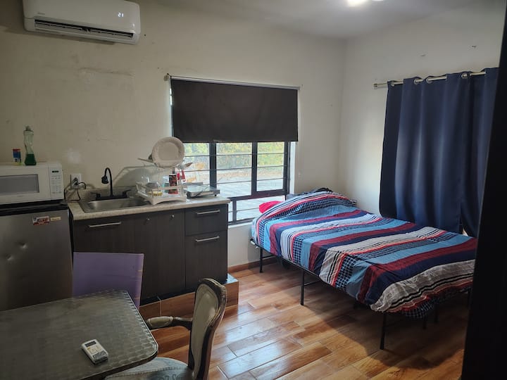 Lugar Pequeño A 7 Minutos Del Metro - San Nicolás de los Garza