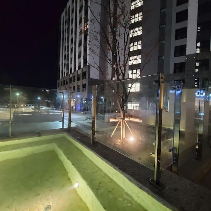 가성비갑 속초럭셔리호텔 킹침대+싱글침대3인가능 (온천사우나 3인 무료이용가능) - Sokcho-si