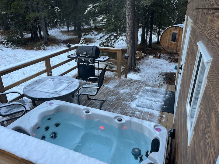 Tiny Cabin In The Woods, Private Sauna & Hot Tub. - Alberta