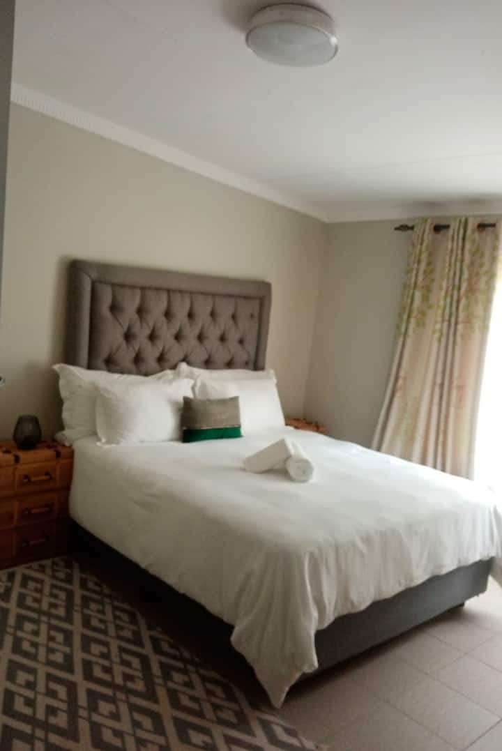 Luks Lodge, Day & Overnight - Mankweng
