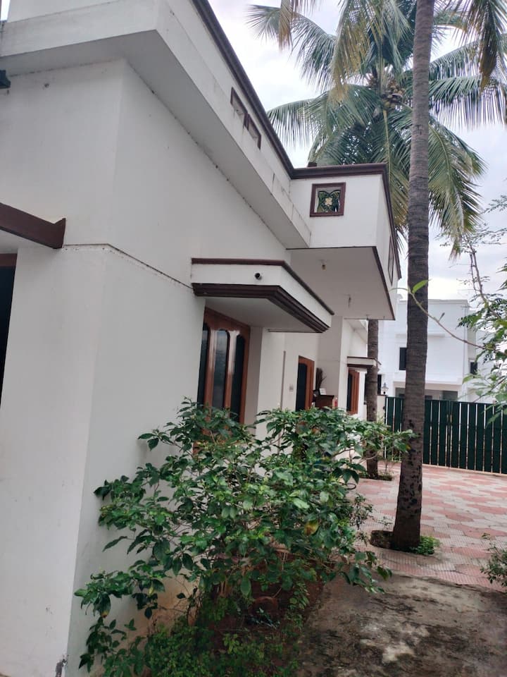 Highland House - Palani