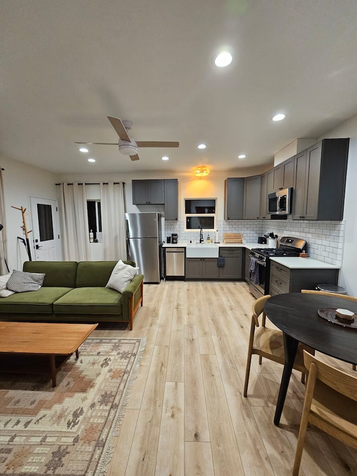 Newly Built East Sac Casita 1br/1bth - Sacramento