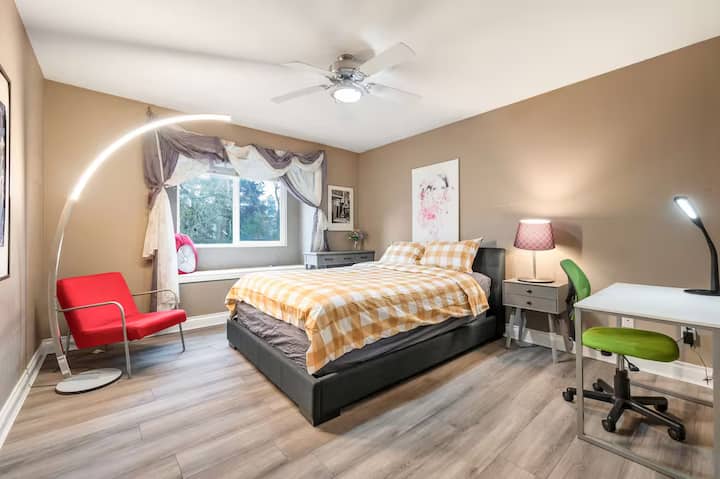 加拿大本拿比中心子慕阁 - 本那比