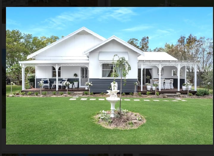 Dawning Farmhouse Retreat - 베리