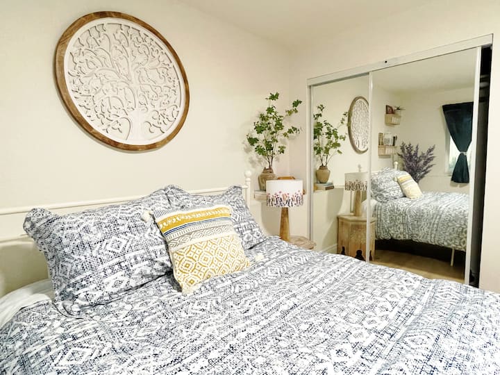 Cozy And Comfortable Apartment With Lots Of Charm - San Francisco, CA