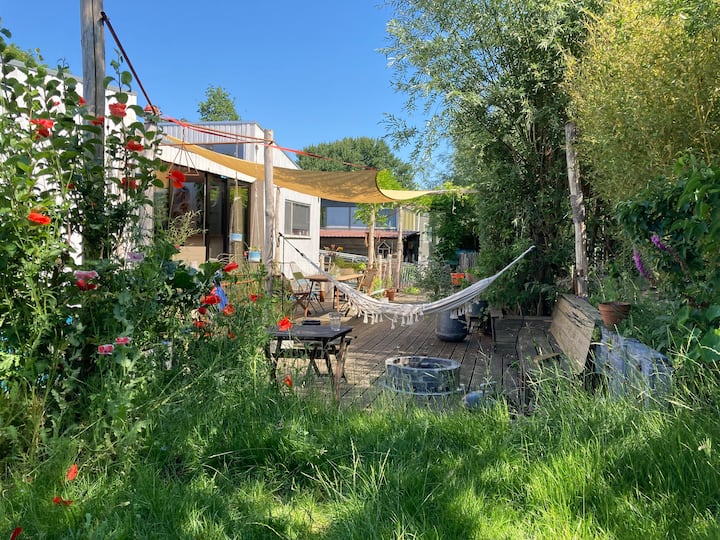 Big Family House On The Water With Romantic Garden - Amsterdam