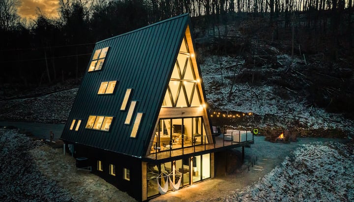 Ava A-frame•hot Tub•theater•hidden Stair•ev Charge - Stanley, VA