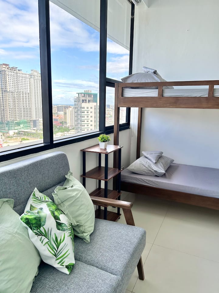 Barkada Room (17v), 10pax Condo In Cebu City - Cebu