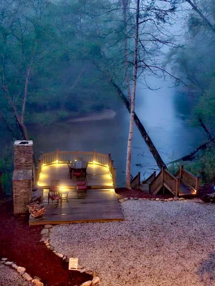 Riverdeck Cabin Retreat | 4brs, Hot Tub, Game Room - Dahlonega, GA