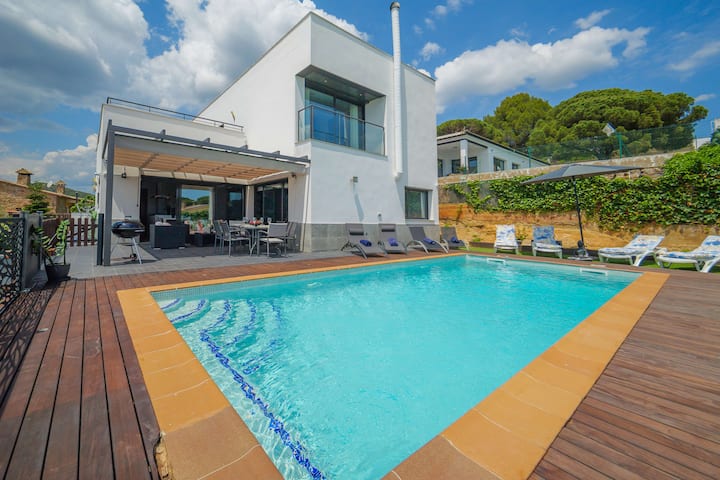 Gran Casa Confortable, Acogedora - Santa Susanna