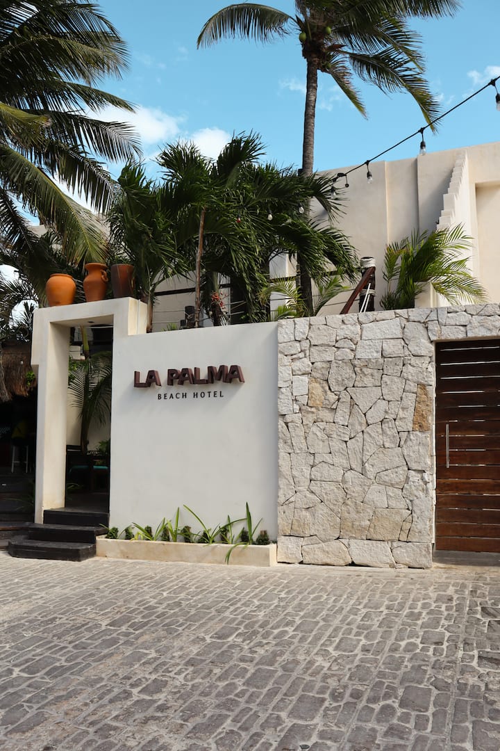 Spacious Suite Pool Front - Cancún