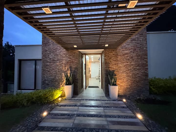 Luxury Travel Home Mink - La Ceja