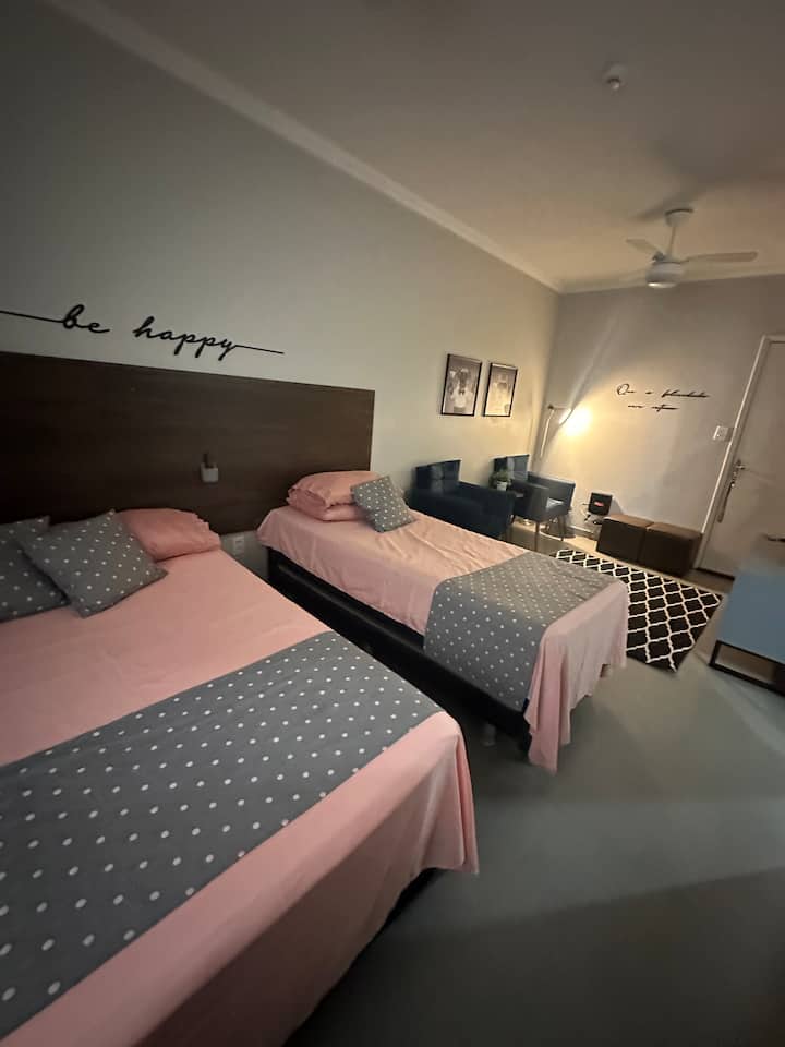 Studio Próximo A Praia Com Garagem - Sao Vicente, Brazil