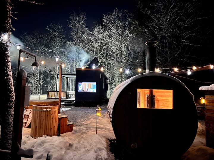 Modern Off Grid Tiny House•unique•romantic•spa - Tannersville, NY