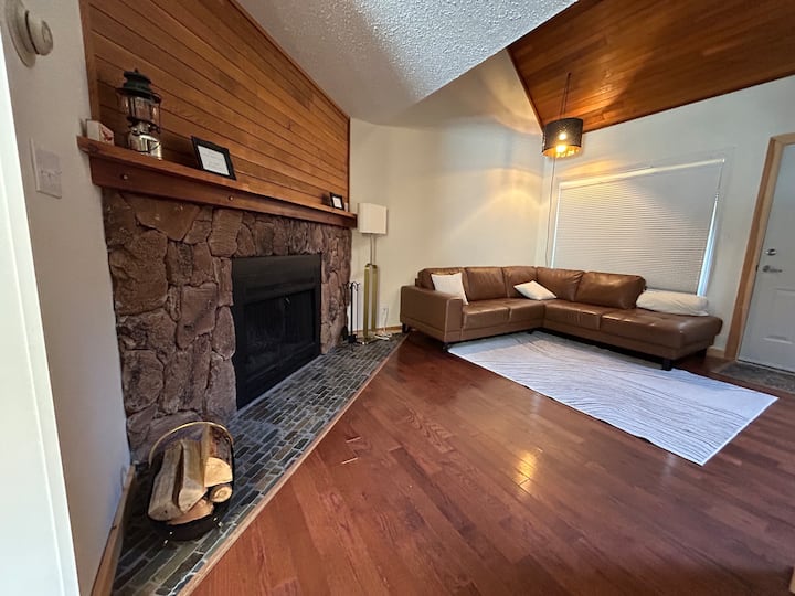 Polaris Chalet - 2 Bdrm Mountain Getaway - Kimberley