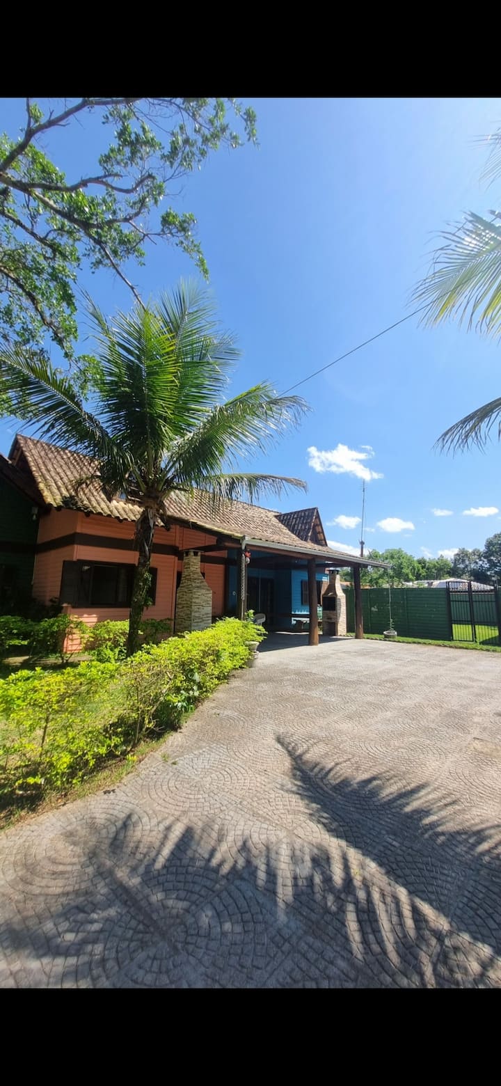 Chalé Rústica Salmão - イタプア