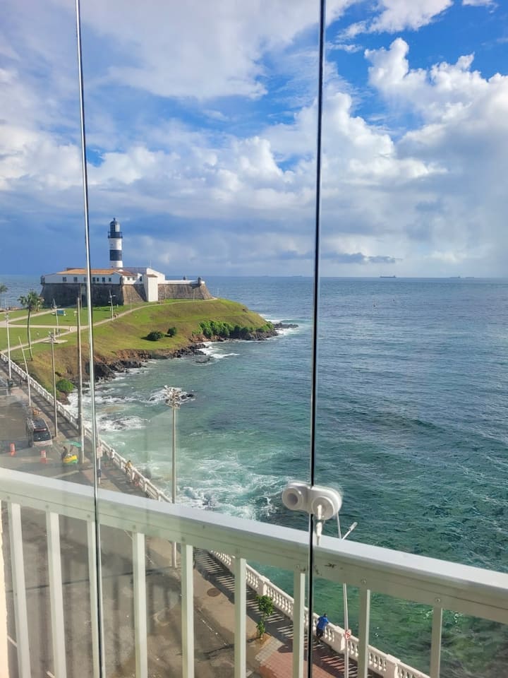 Apto 2 Quartos Com Vista Farol Da Barra E Praia - Salvador