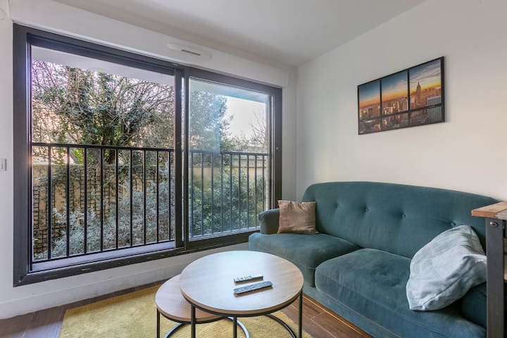 Two Bedroom Flat With Garden View - Gentilly