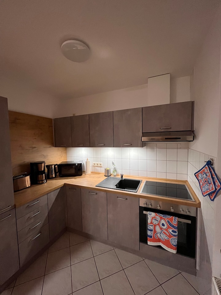 Gemütliche Wohnung Mit Balkon/ Stellplatz - Rostock