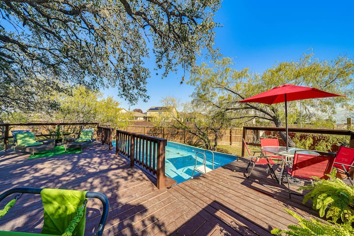 Pool, Deck & Huge Yard! Spacious San Antonio Home - San Antonio, TX